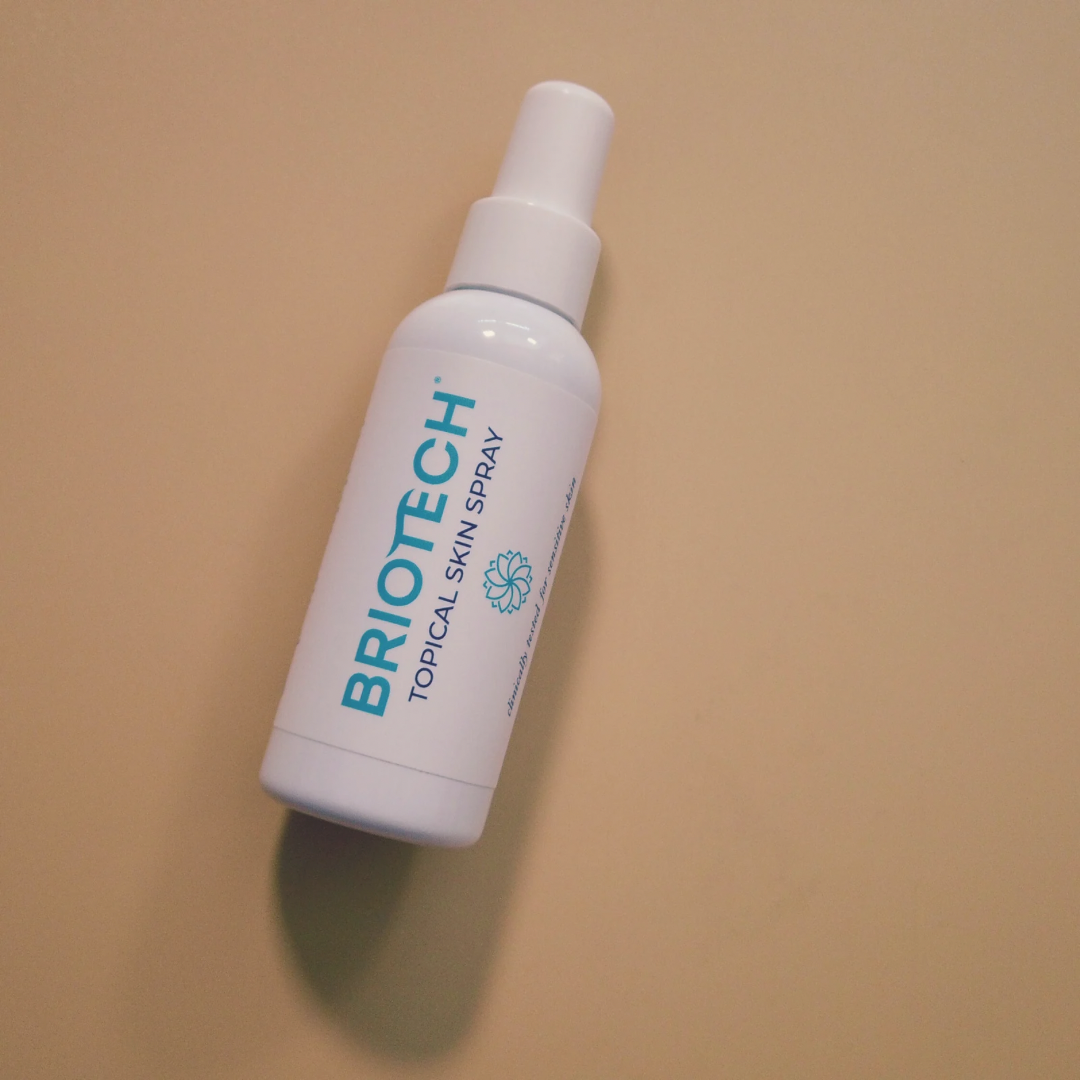 Briotech Spray – Ara x Essence